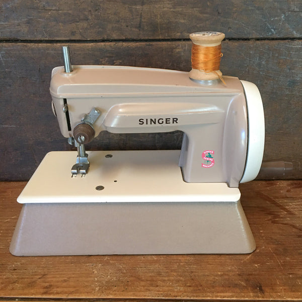 1962 Singer Toy Sewing Machine, Made in Great Britain (#10) - Day Trip ...