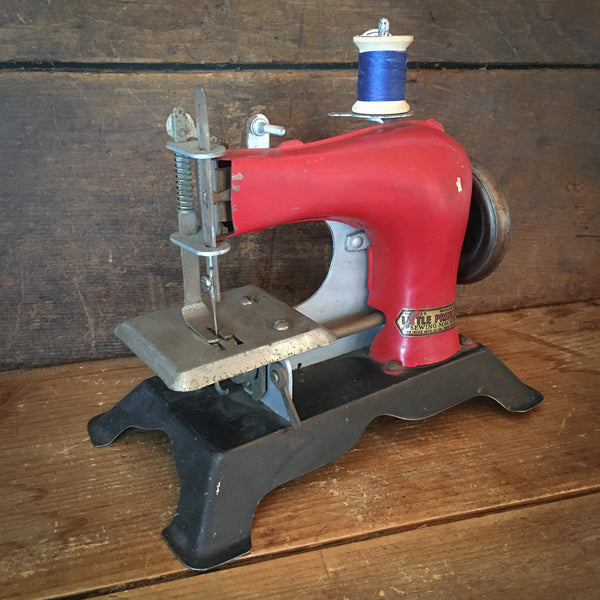 1940’s – 1950’s Little Princess Sewing Machine, the Hoge Mfg Co., New ...